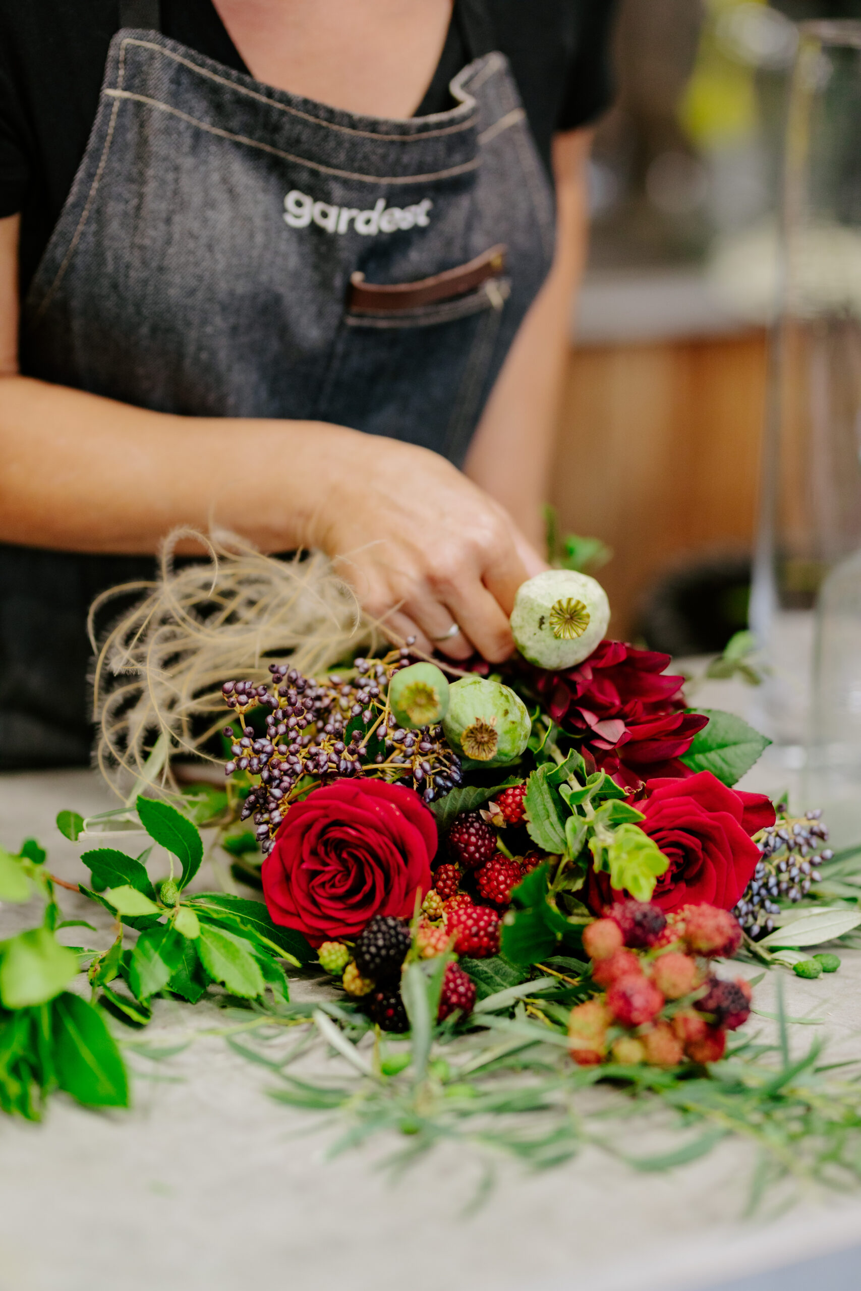 Floristi valik - punastes toonides kimp | Gardest